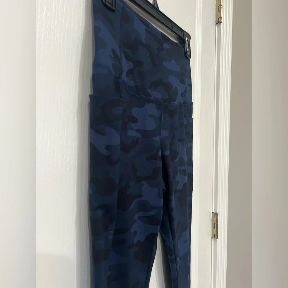 Danskin | Pants & Jumpsuits | Danskin Navy Camo Leggings | Poshmark